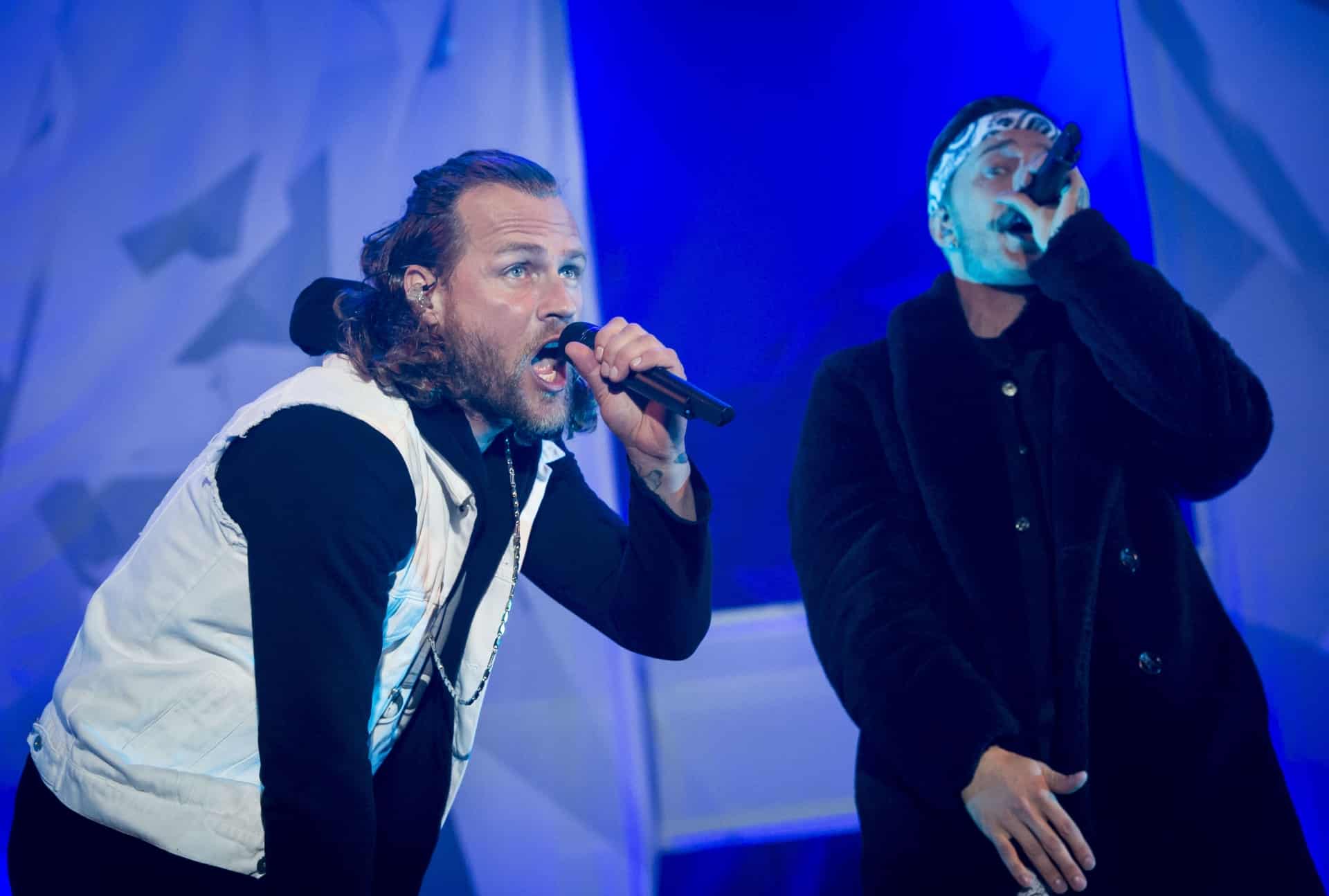 Hot, hot, HOOOT: Så mange tusinde sad forgæves i kø, da Nik og Jay-billetter blev revet væk ...