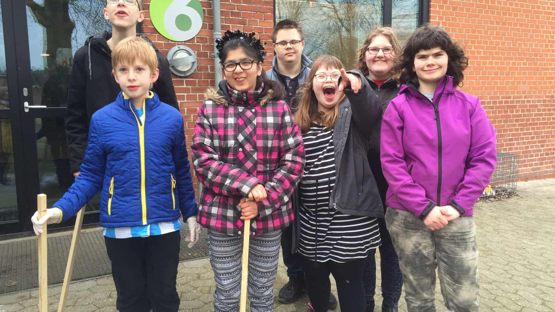 Unge har pyntet på naturen ved at samle skrald | ugeavisen.dk