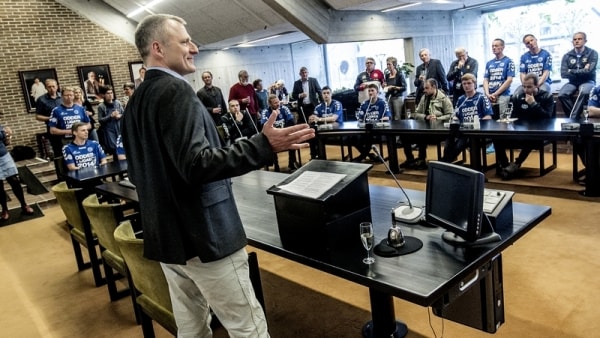 Håndbolddrenge hyldet på rådhuset: God reklame for Odder | ugeavisen.dk