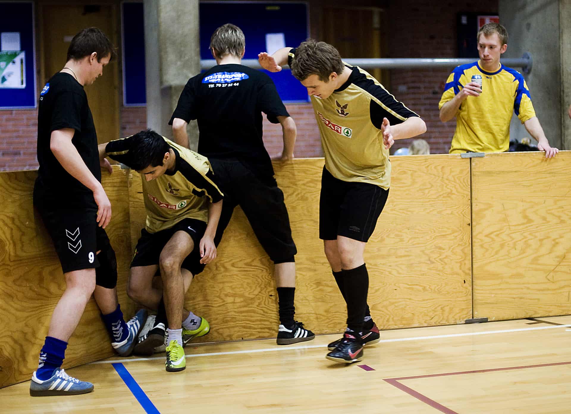 Fodbold i hal er hygge og socialt samvær | jv.dk
