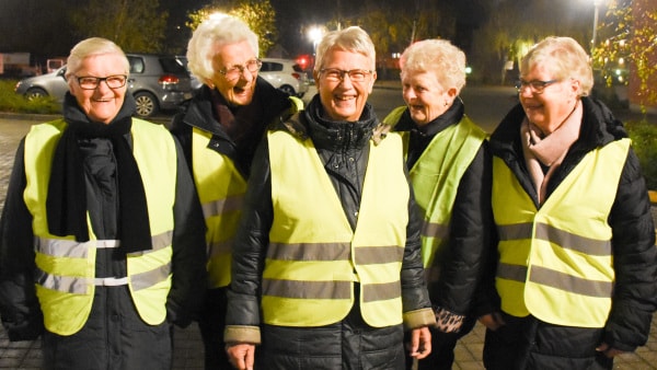 Karen på 96 går forrest: Gule veste fejrer jubilæum | stiften.dk