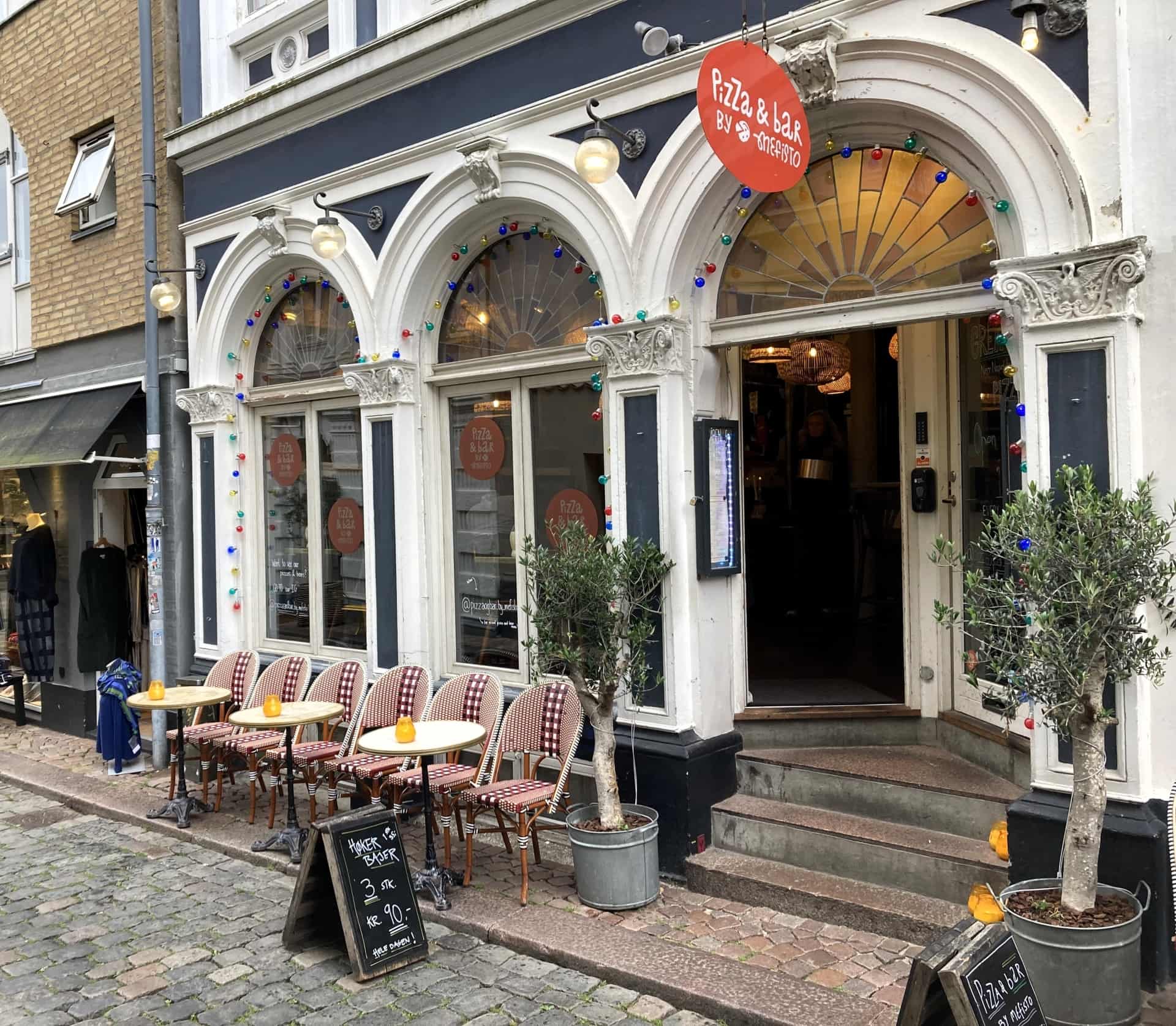 Anders elsker at besøge verdens ølbarer: Nu har han lavet sit eget bud ...