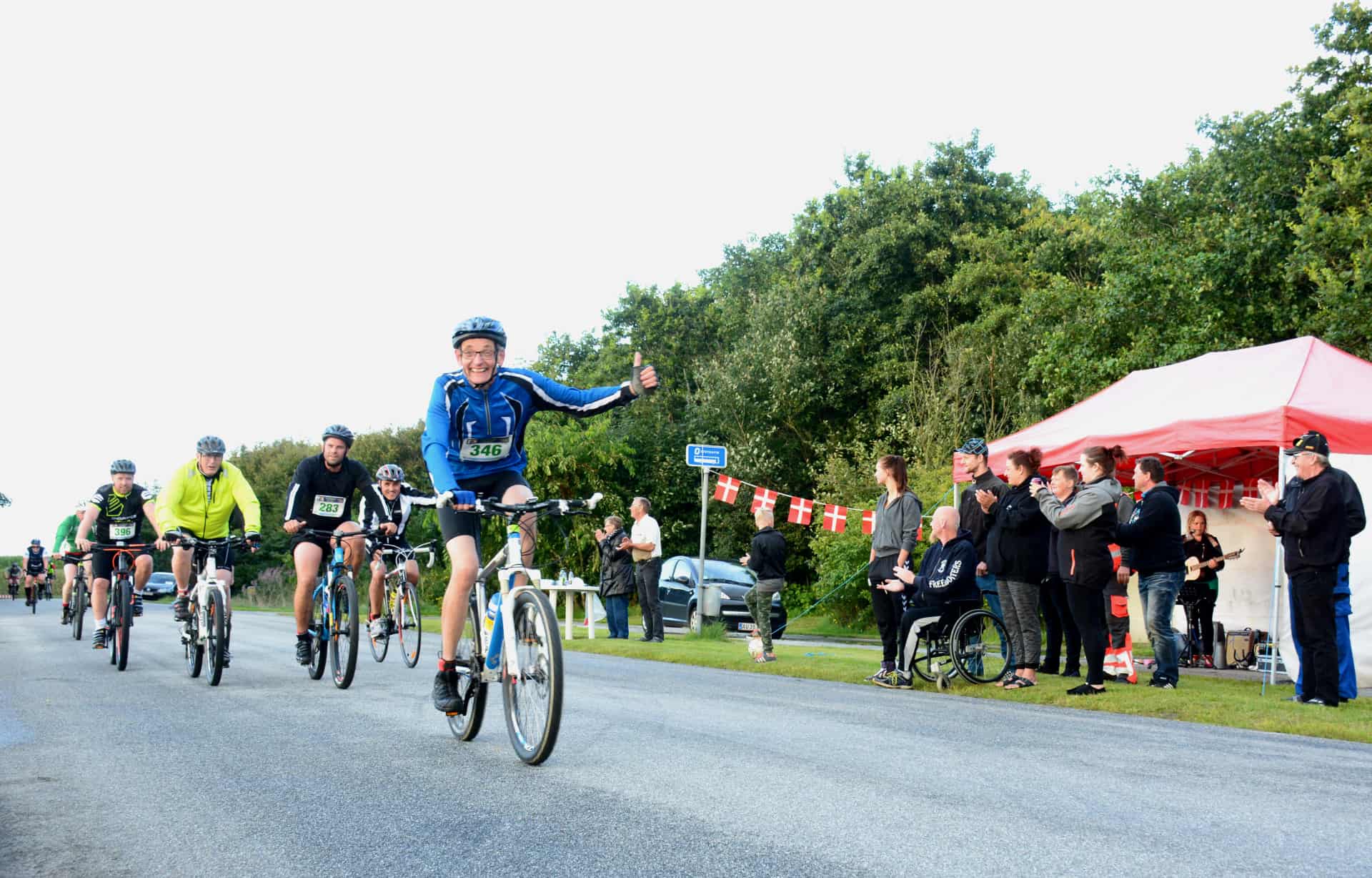 Tistrup fester og spiser ude | ugeavisen.dk