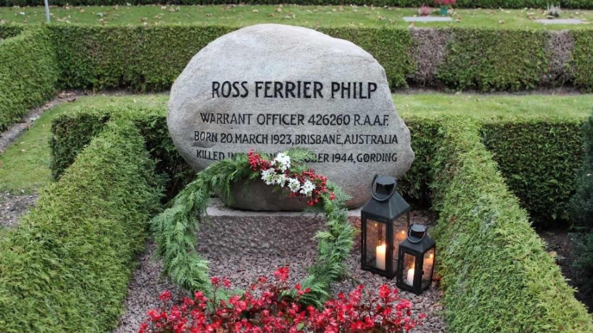 Tragedien er ikke glemt: 21-årig australsk pilot blev skudt ned i ...