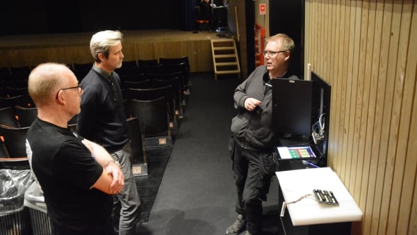 Nu er det her, du kan blive mega klog: Og det sker på det største lærred med lys og lyd i ...