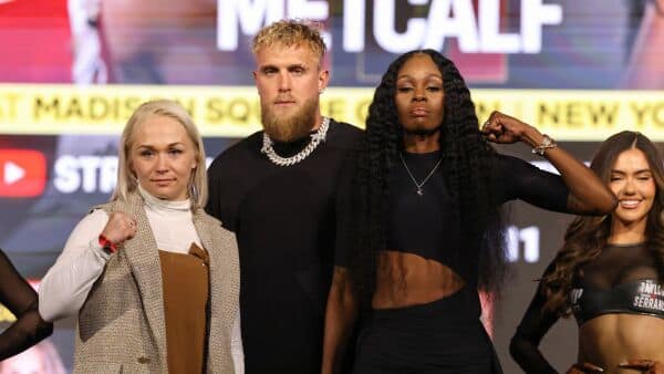 Hun var tæt på at lægge handskerne på hylden, nu venter 'verdens mest ...