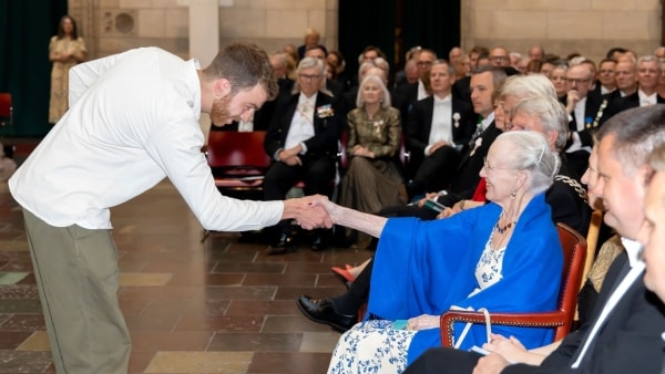 Marcus modtog medalje foran Dronning Margrethe | ugeavisen.dk