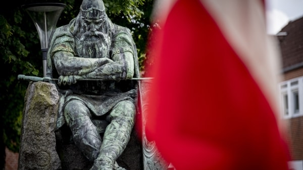 Krigsveteraner og Holger Danske fik flagdag flyttet fra Ringkøbing til ...