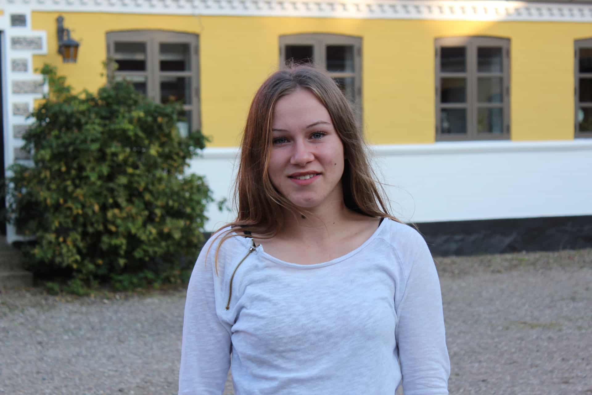 Nadia inspirerer skoleelever til at støtte anbragte børn | ugeavisen.dk