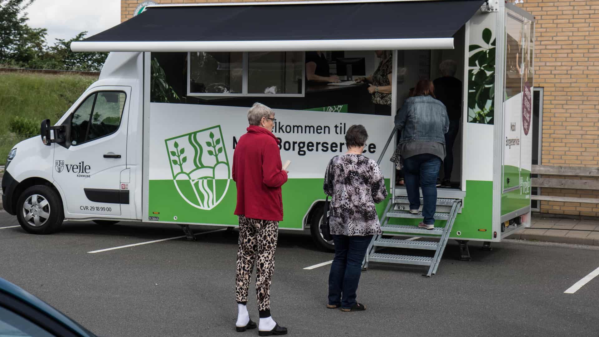 Borgerservice halveres i oplandet: 'Hvis folk kan tage på ferie hvert år, kan de også tage til ...