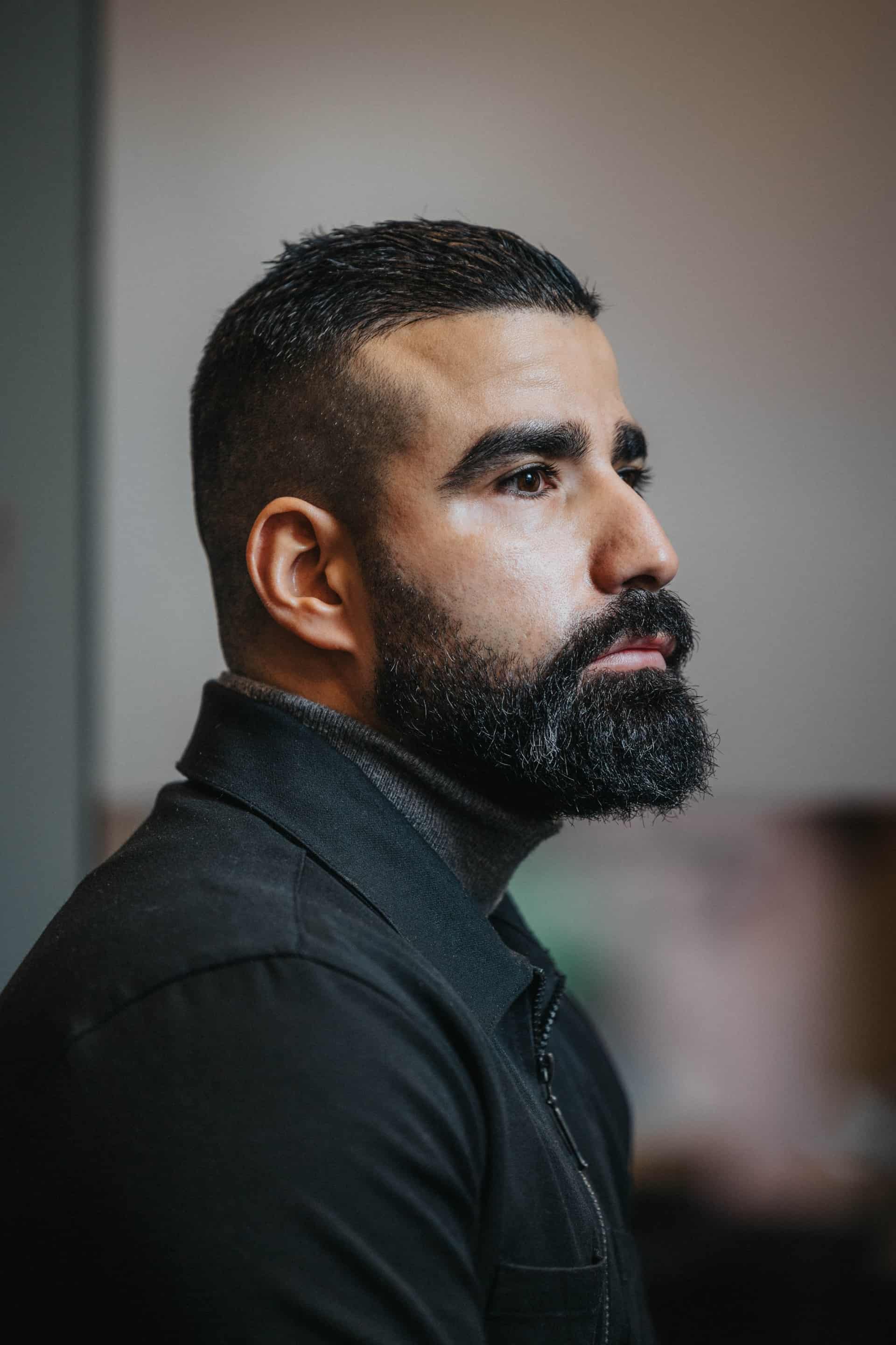 Mahmoud blev rasende, da Jørgen parkerede sin bil foran hans lejlighed ...