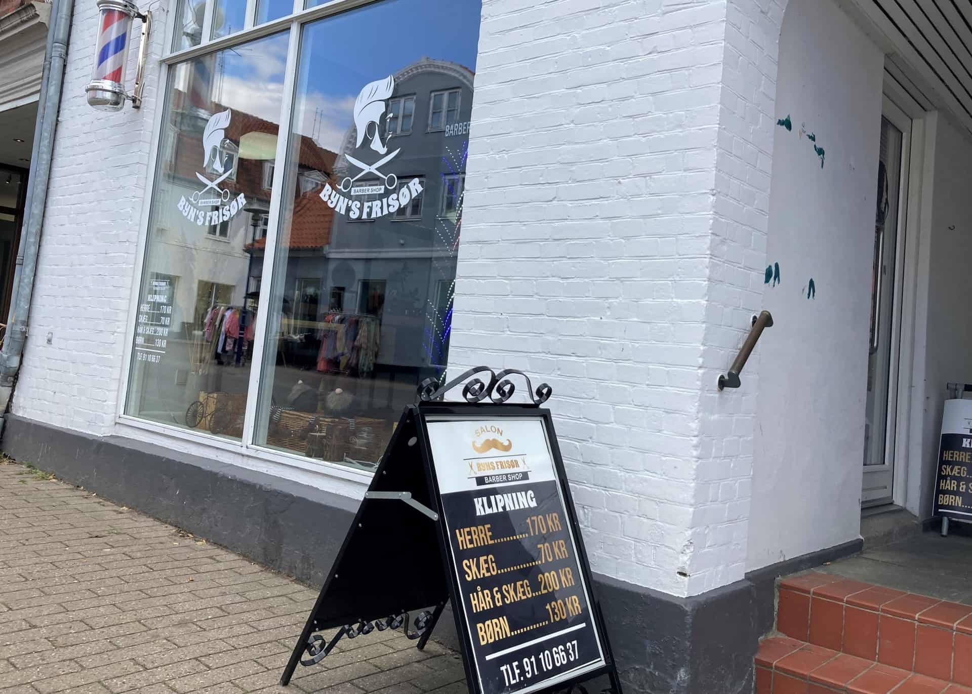 Nidal startede som frisør, da han var 13 år: Nu har han købt sin egen ...