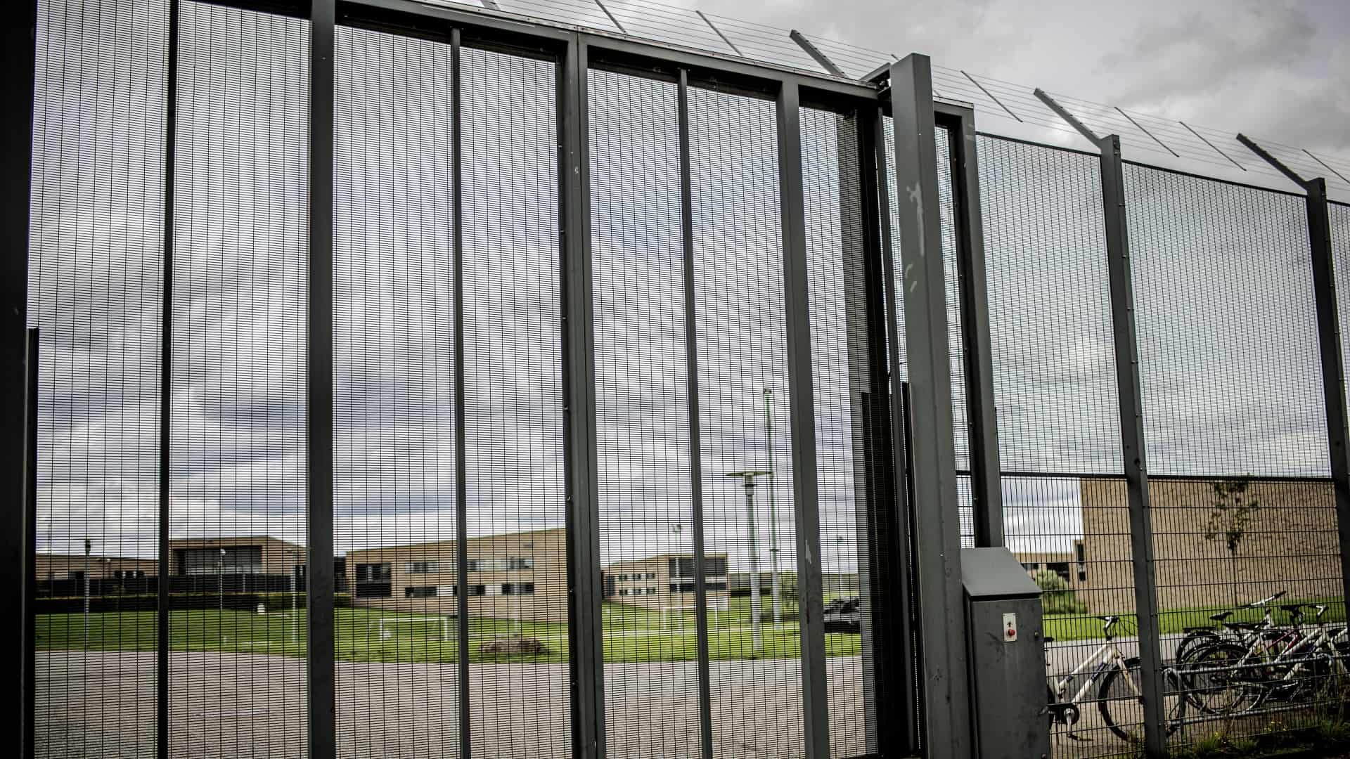 Enner Mark Fængsel har fået en legeplads til indsattes børn | stiften.dk