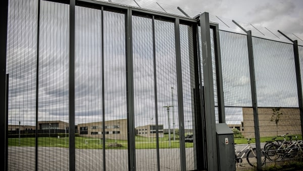 Enner Mark Fængsel har fået en legeplads til indsattes børn | stiften.dk