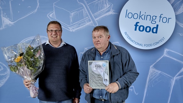 Tistrup mejeri modtog ærespris for gul skiveost | jv.dk