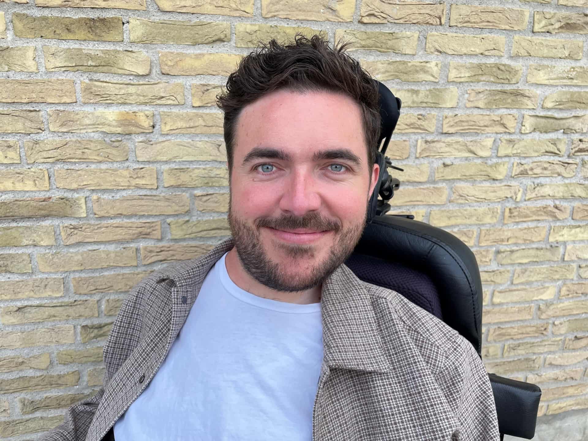 Simon er både nybagt far og muskelsvindler: Jeg er typen, der skyder ...