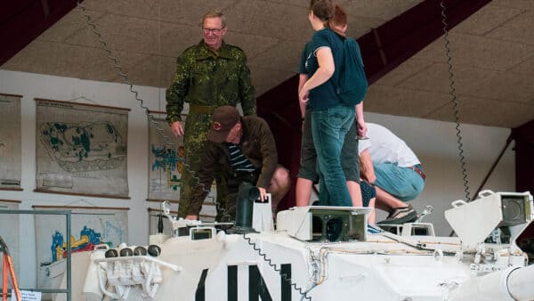 Kom med på en helt specielt Rundtur på Panser og Artillerimuseet ...