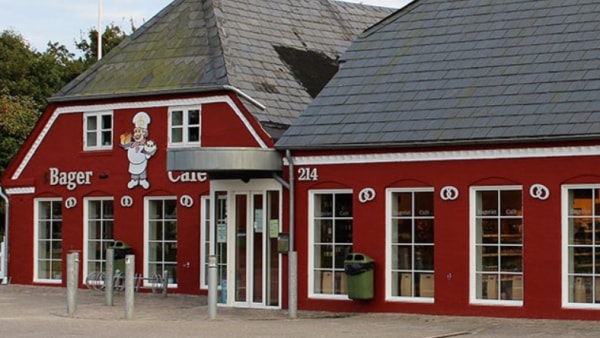 Begyndende skimmelvækst og gammel kage udløser bøde og sur smiley til ...