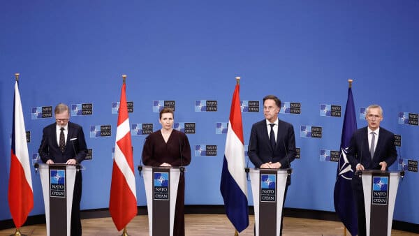 Danmark og Holland i fælles appel: Send luftforsvar til Ukraine ...