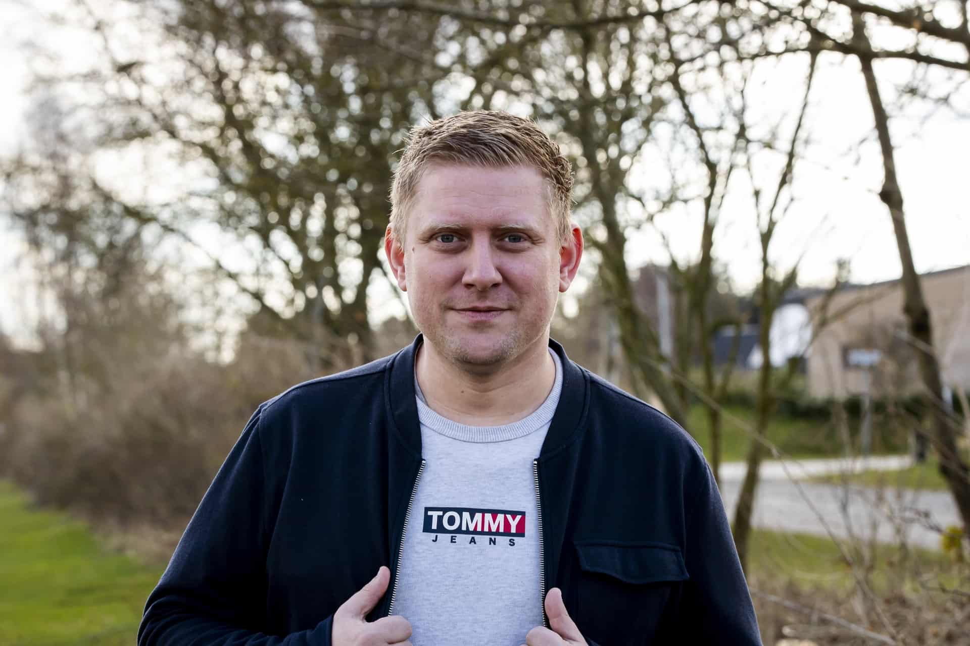 I marts var det et år siden, at Thomas kørte fra søn og højgravid kone ...