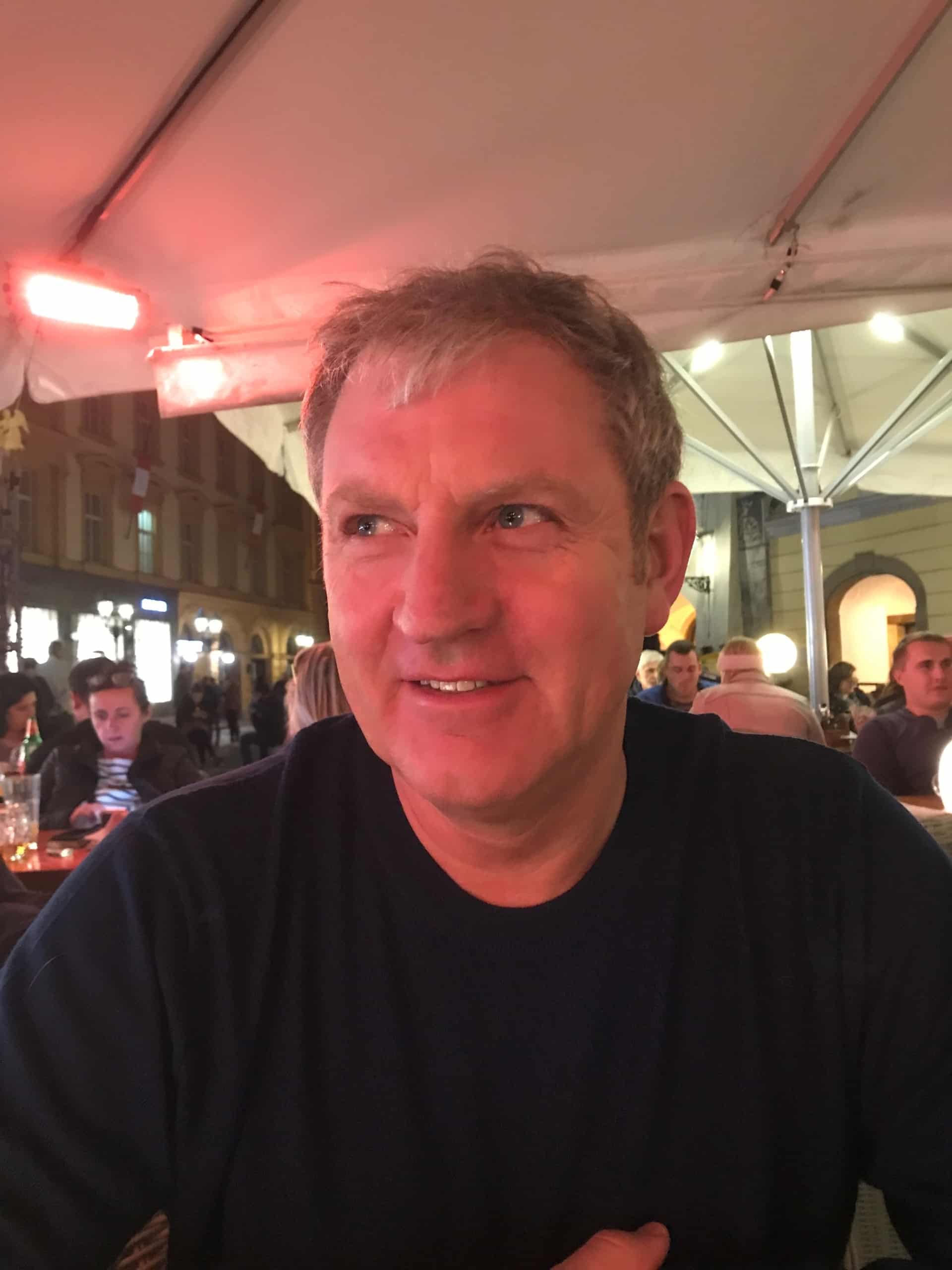 Hans Kristian bor 350 meter fra støjende kampflys landingsbane: Nu ...