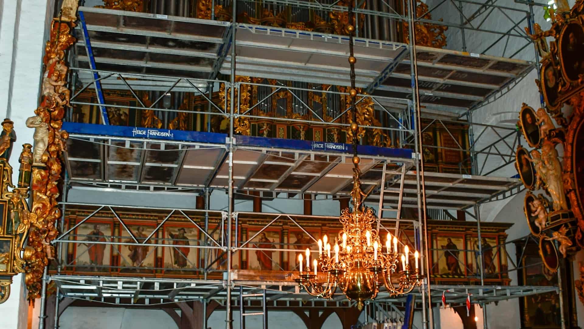 Et år uden det store orgel er snart forbi: Kirke hyrer legendarisk ...
