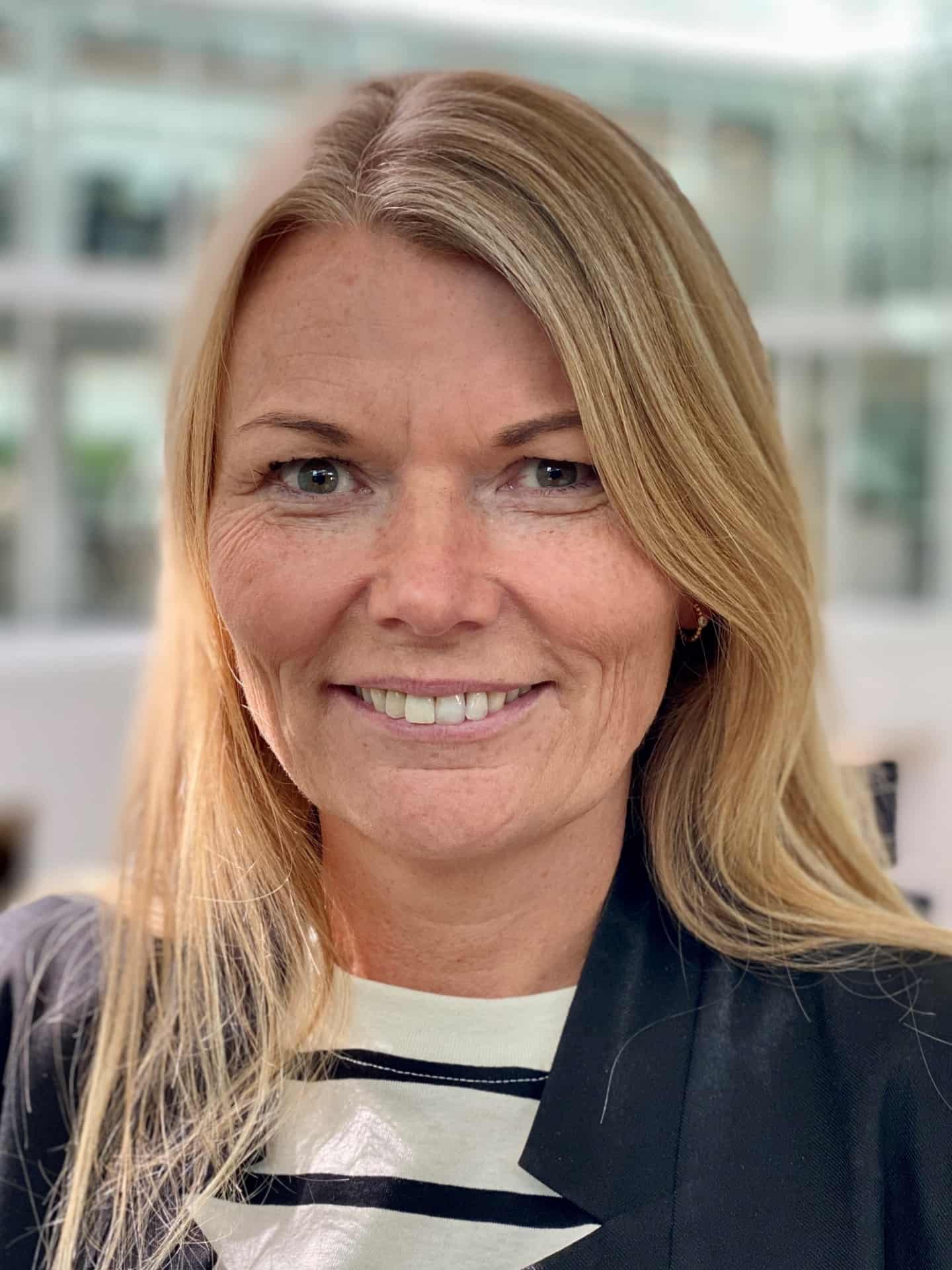 Stine begyndte som sommerfugl - nu har hun været der i 25 år | fyens.dk