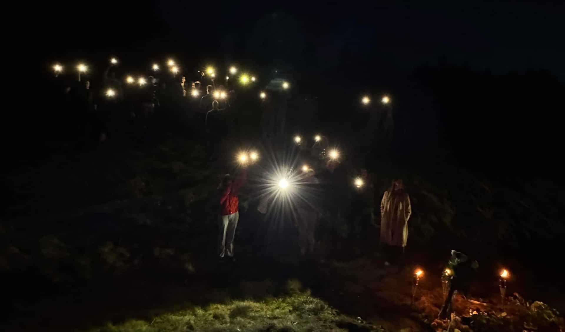 Se video: Venner holdt mindeoptog for 20-årige Simon, der døde i ...