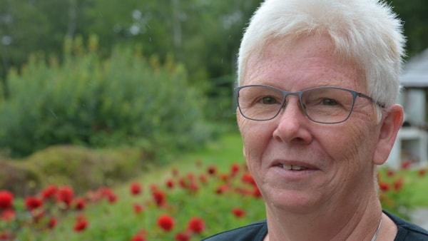 Ulla har været på køkkengulvet i 40 år på kendt efterskole | ugeavisen.dk