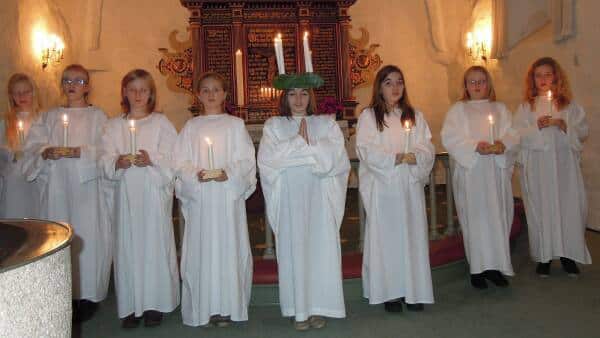 Læsning og Luciaoptog i Resen Kirke | ugeavisen.dk