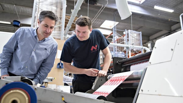 Mark går mod strømmen: Uddanner sig til grafisk tekniker | fyens.dk