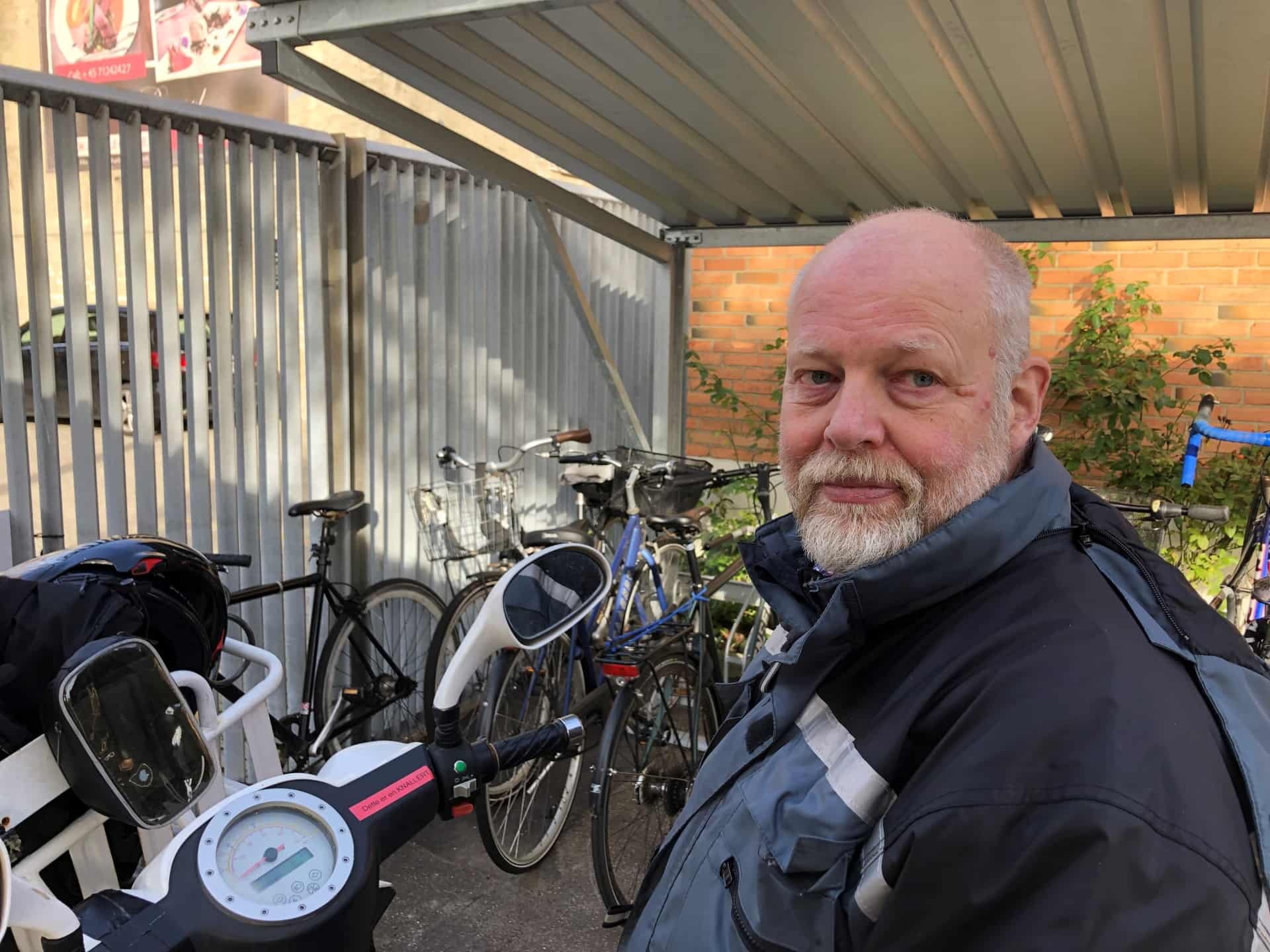 Christian føler sig jaget af privat p-selskab: De tror, min knallert er en motorcykel | stiften.dk