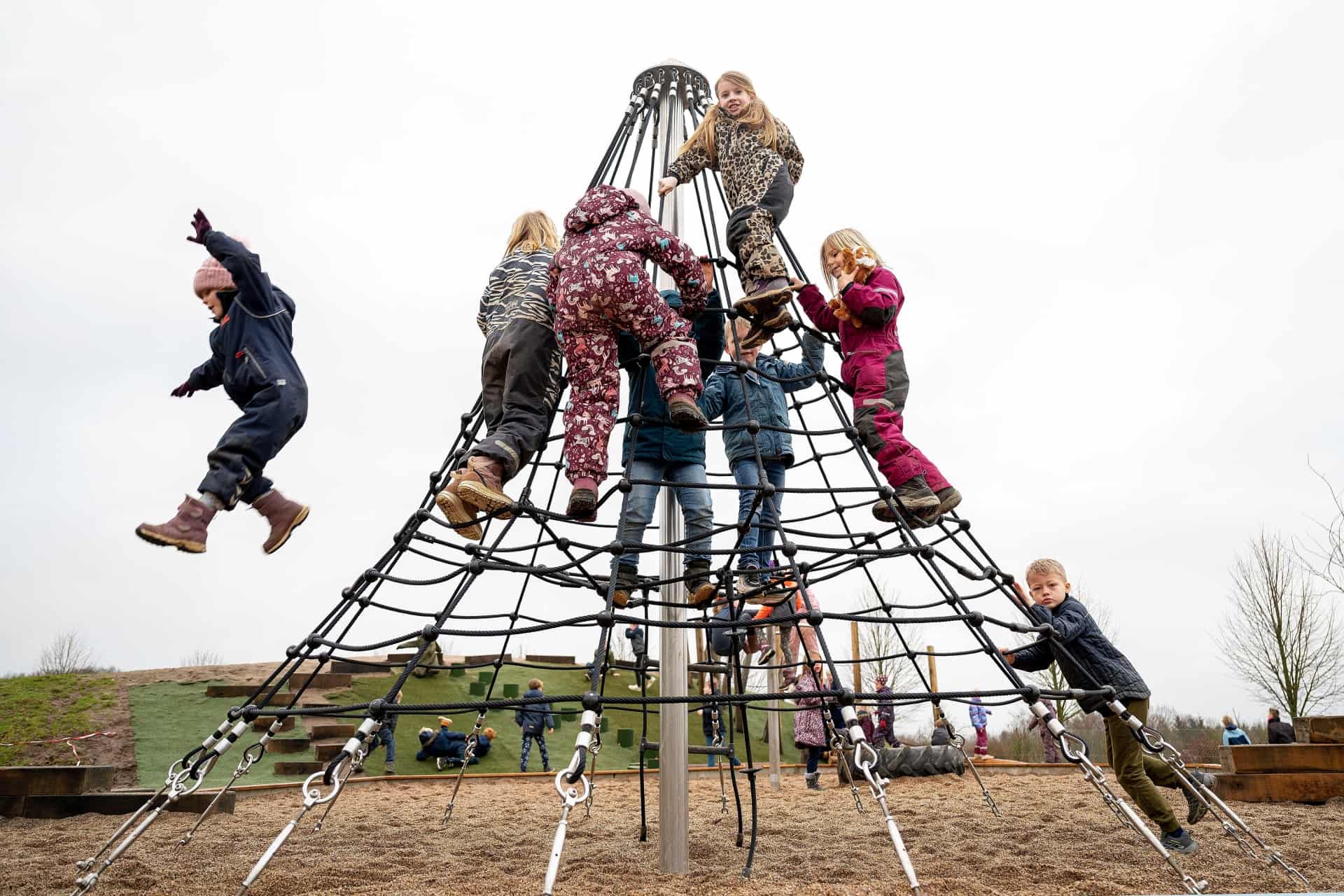 10 år gammel og omstridt beslutning bør tjekkes efter: Parti vil se på ...