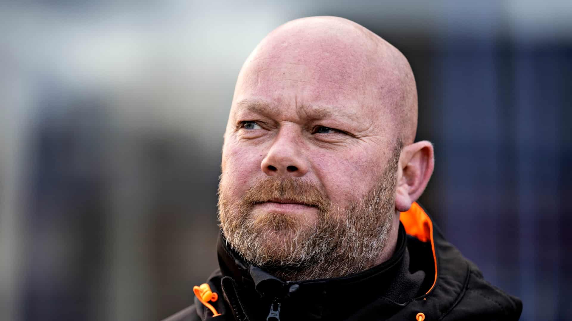 David har ikke længere børn på skolen, men vil have lederen fyret ...