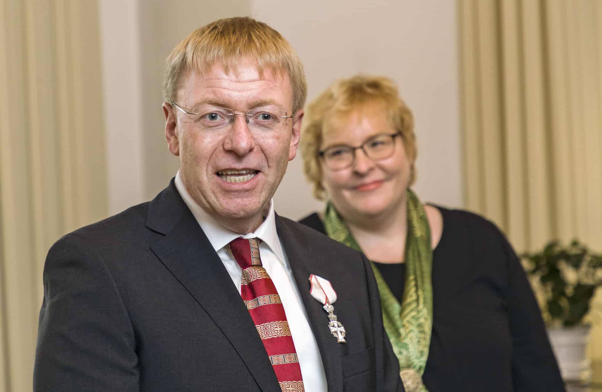 Rektor for dansk gymnasium udnævnt til Ridder af Dannebrog | jv.dk