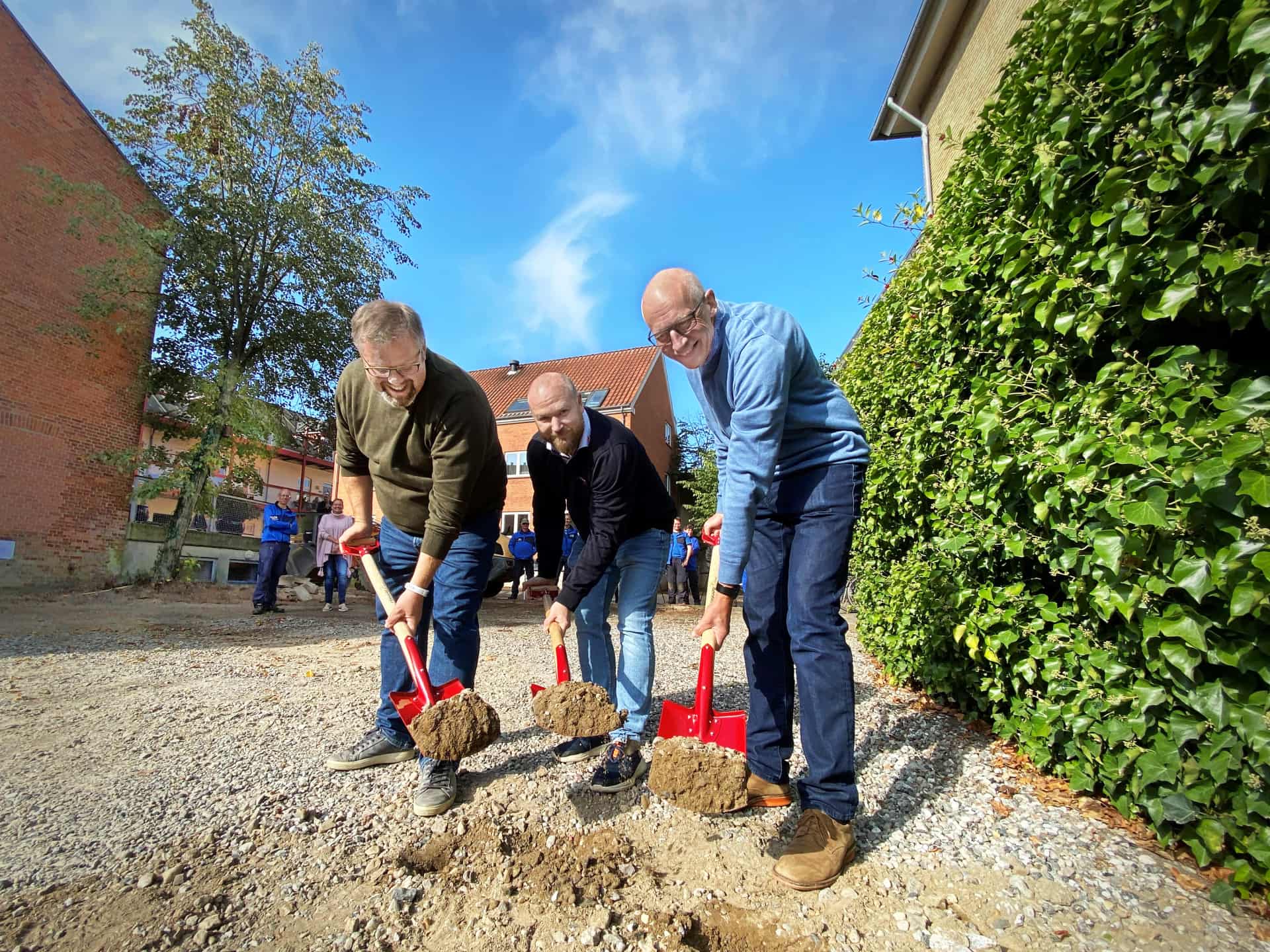 Første spadestik lige i hjertet af byen | ugeavisen.dk
