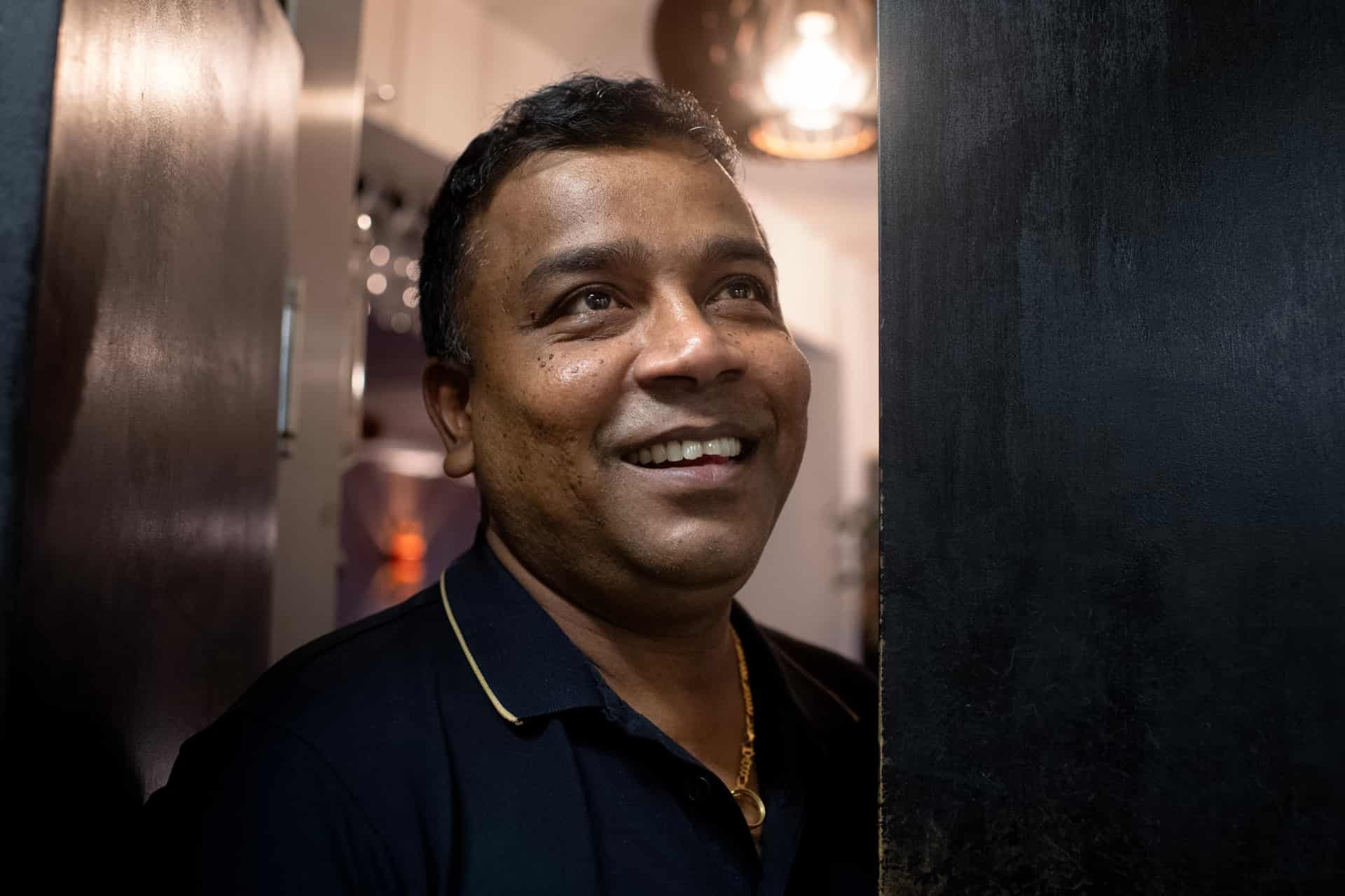 Baskar har 20 års jubilæum som restauratør - men bag smilet gemmer der ...