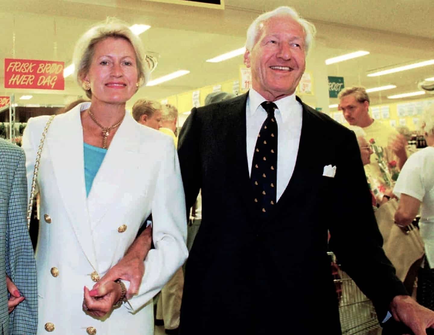 Særlig gave fra kommunen til Karin Salling på den runde fødselsdag ...