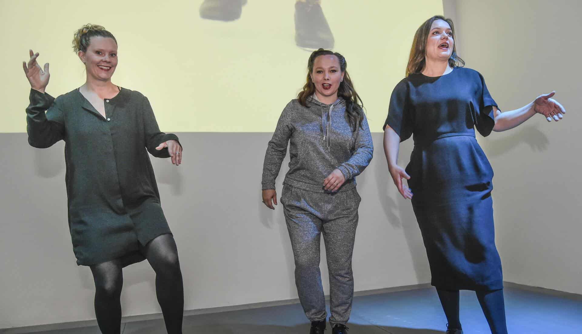 Ny udstilling på Aros: Her skal du hoppe og danse på kunsten | stiften.dk