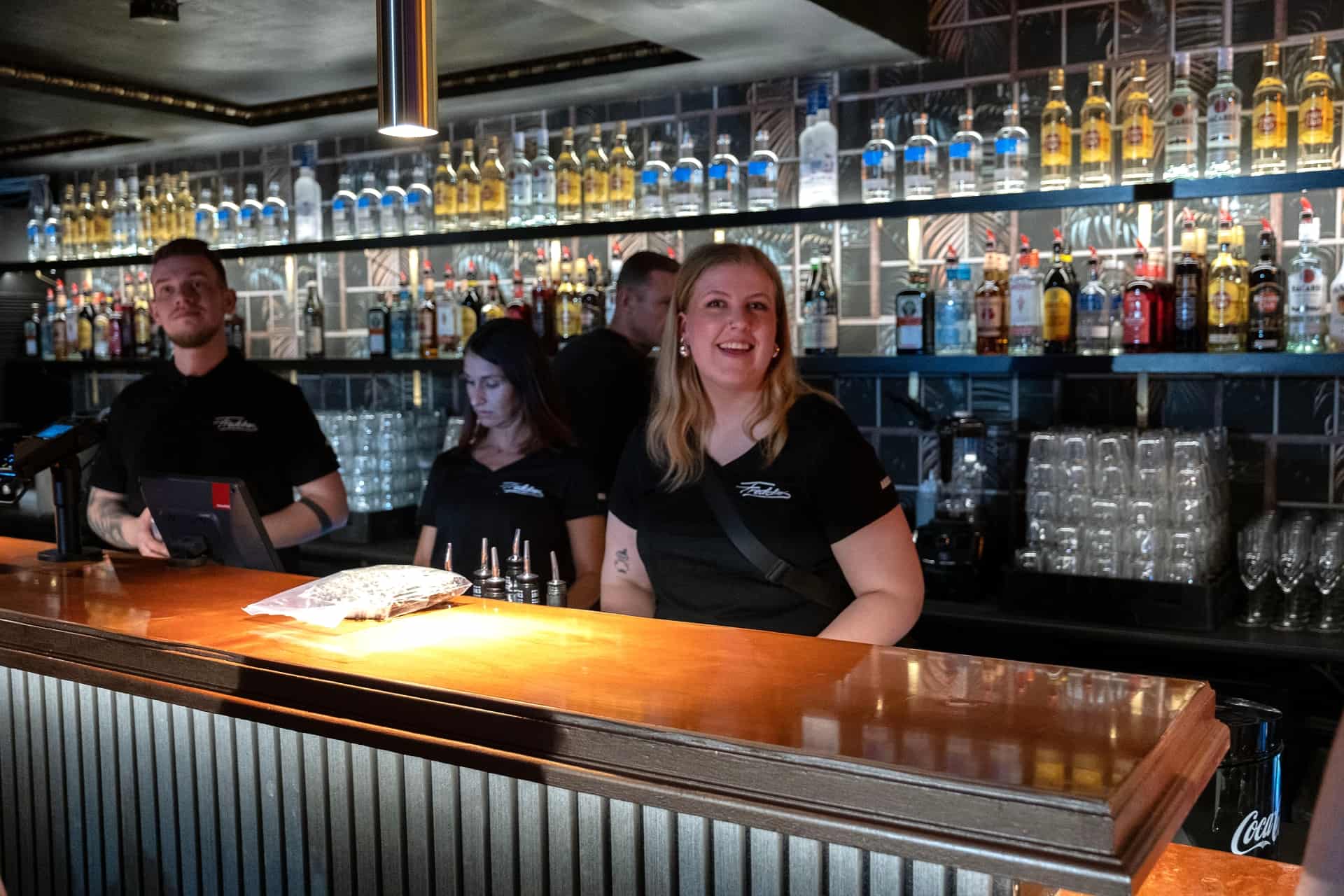 Se video og billeder: Så er gulvet åbnet på Fredericias nye bar og ...