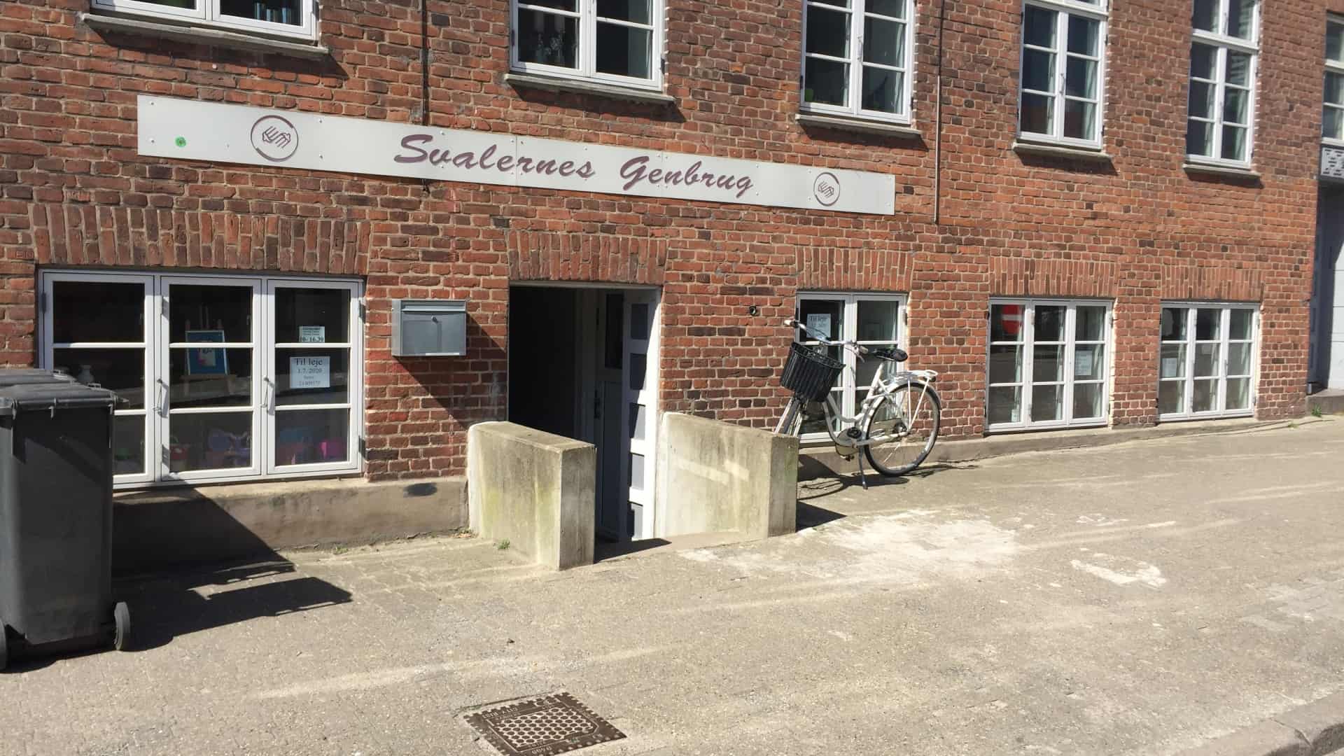 Svalerne flyver fra byen til sommer: Genbrugsbutik med 22 år på bagen ...