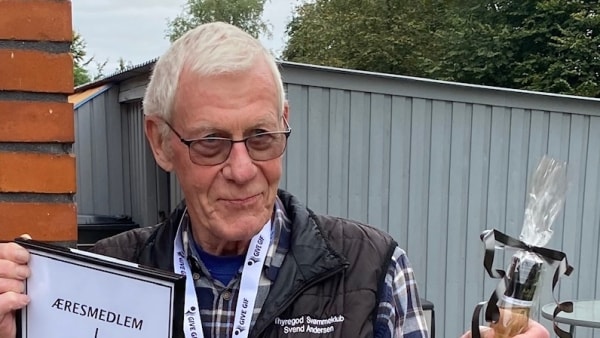 Svend nærmest svømmer i udmærkelser og hædersbevisninger | ugeavisen.dk