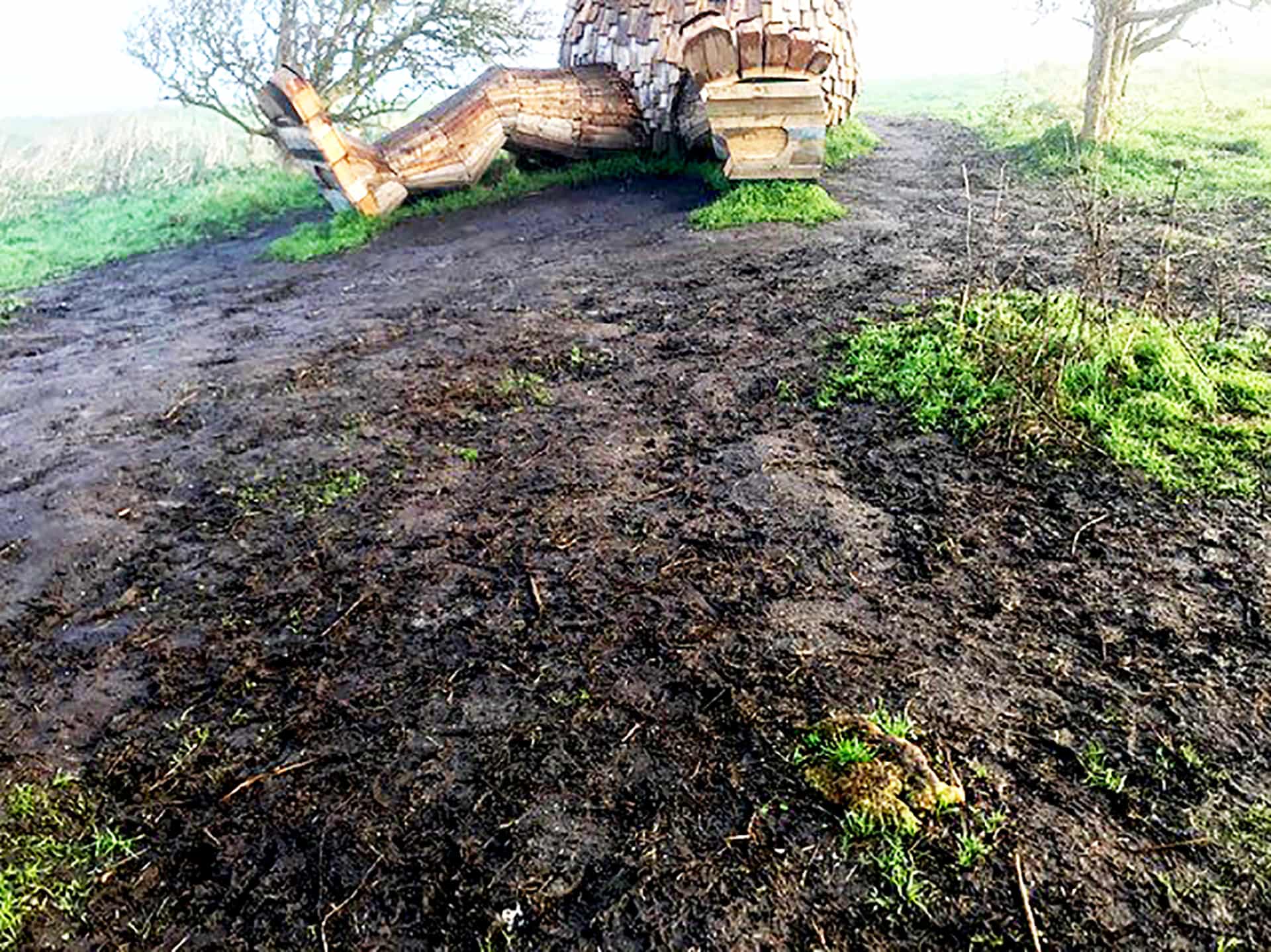 Fanø-politiker undrer sig over børn og trold på losseplads: - Den trold ...