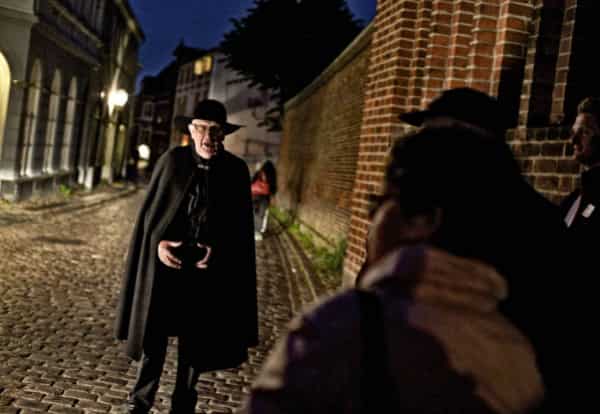 Genfærd og galgenhumor | jv.dk