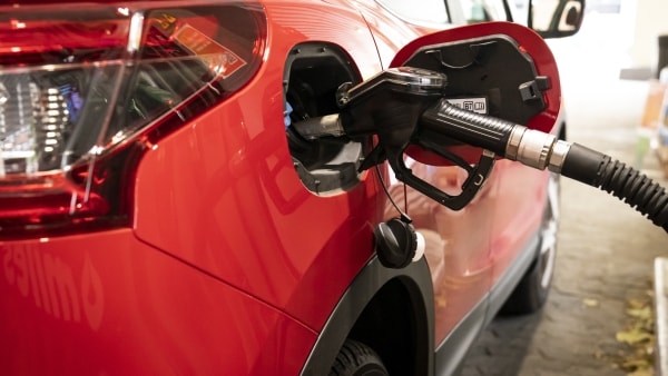 Bilen rystede, og pludselig gik den i stå: Tine tankede benzin, men ...