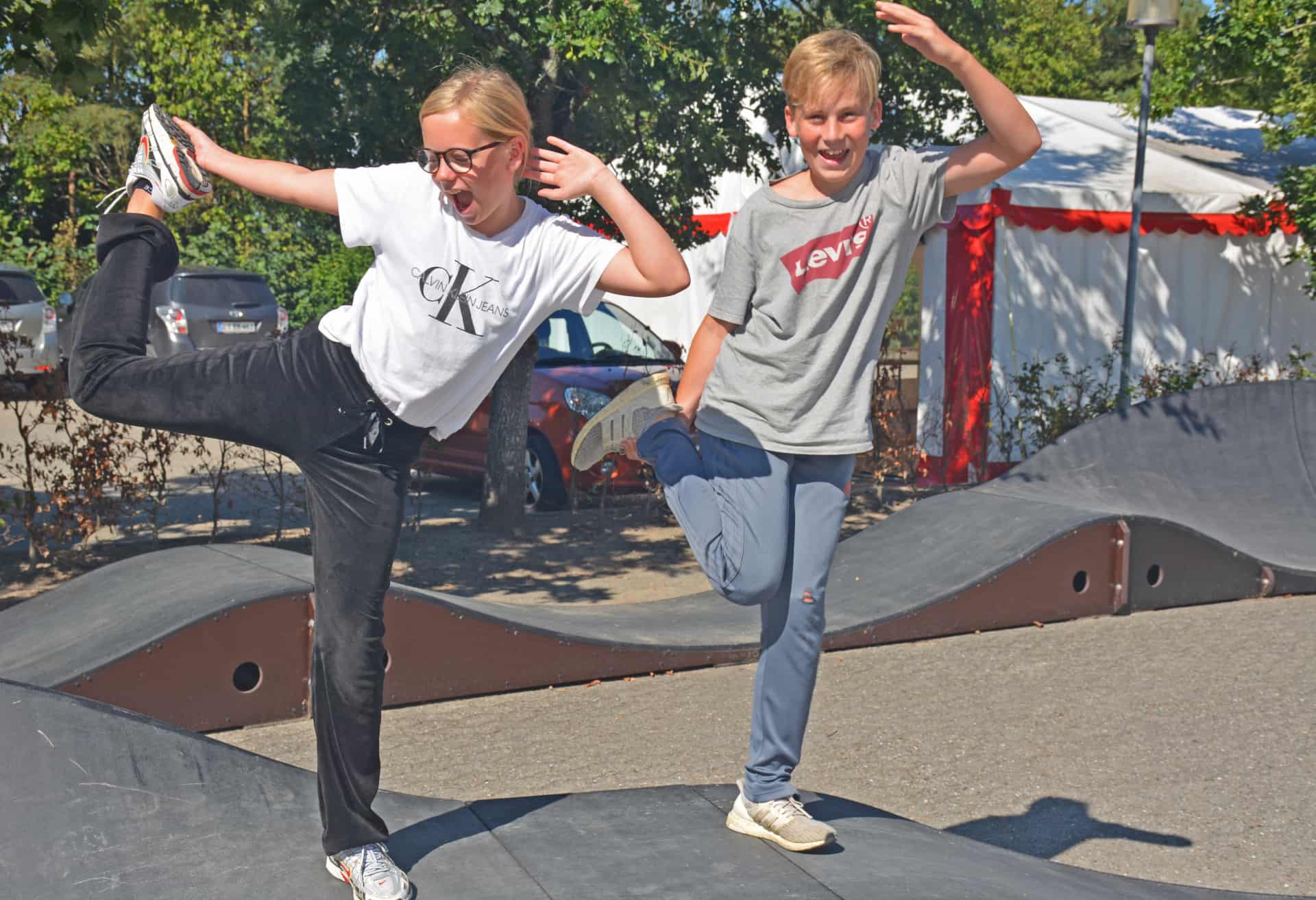 Anna og Oskar giver den gas på de nye redskaber | ugeavisen.dk