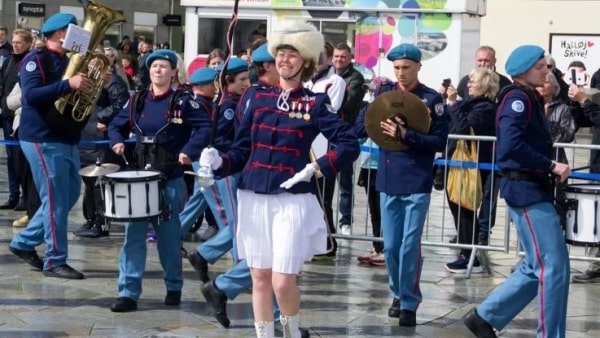 Ea er landets bedste til at svinge tamburstaven | ugeavisen.dk