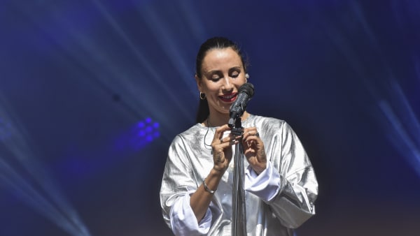 Se billederne: Medina klædte Danmarks hyggeligste havefest | ugeavisen.dk